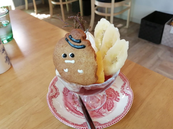 函館【Chai茶】ロイヤルラベンダーミルクティー＆ミルクティーアイスのちいさなパフェ（メニューあり） | 函データ